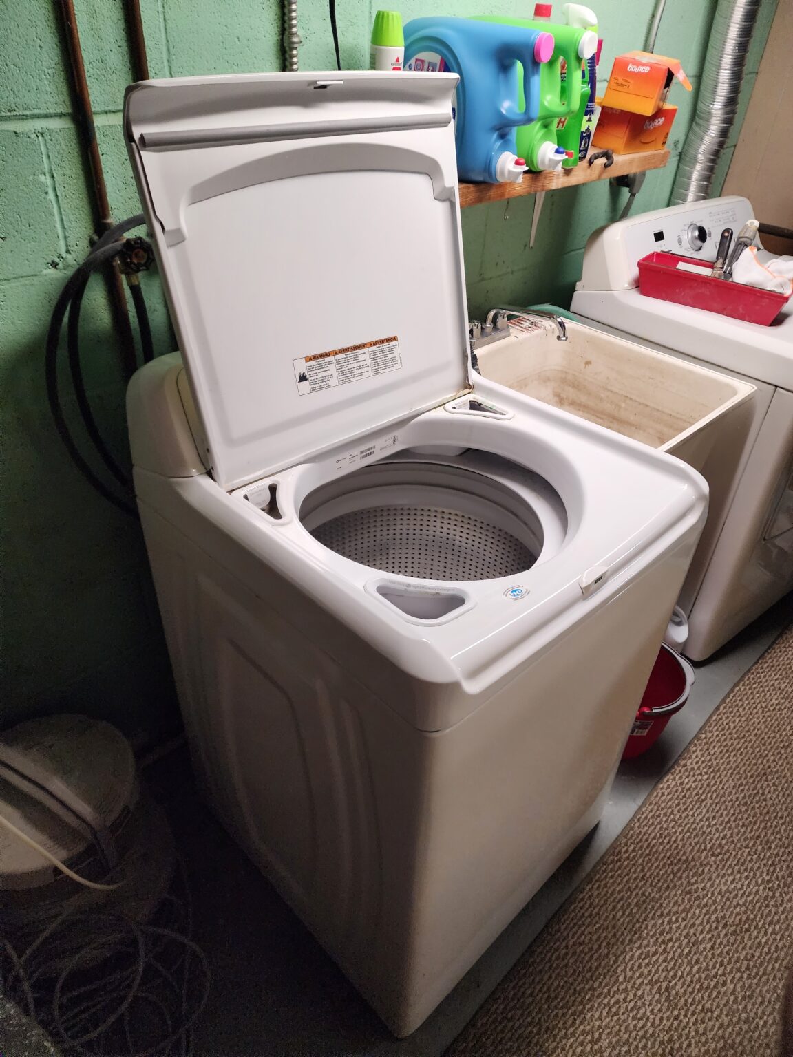 How To Clean a Washing Machine: A Comprehensive Guide